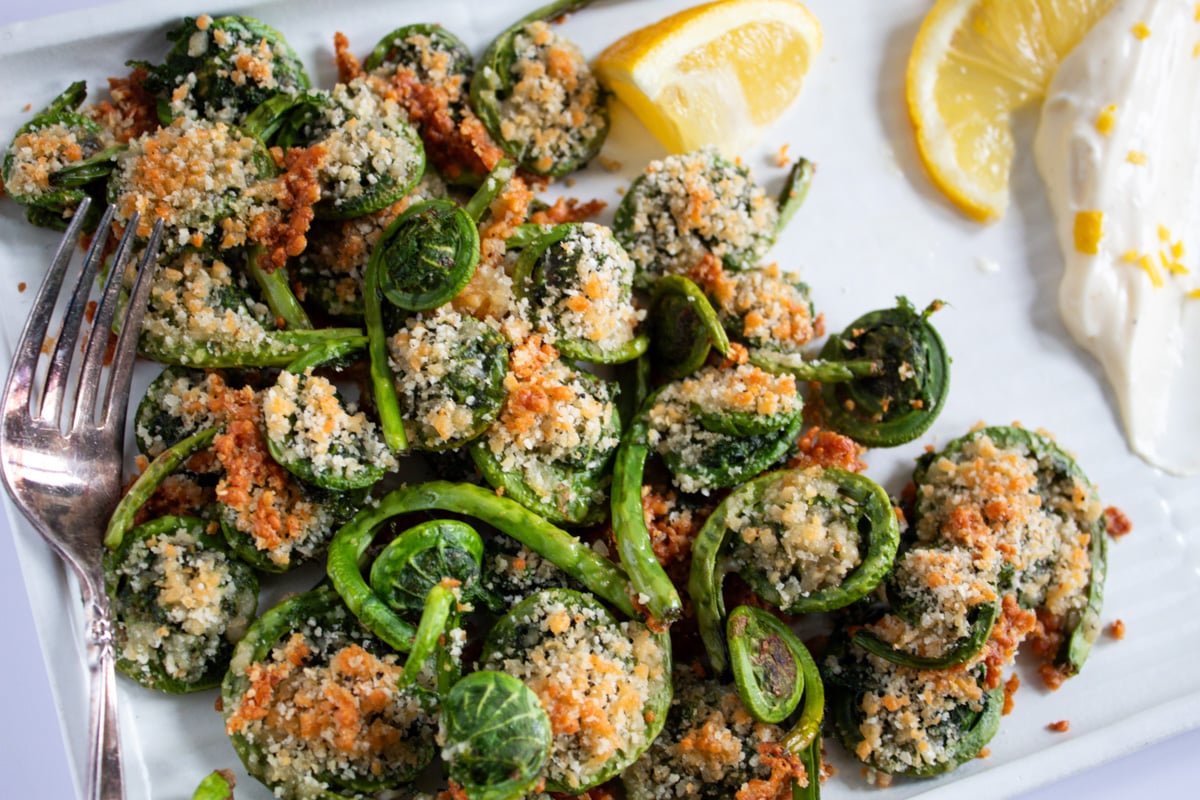 How to Cook Crispy Fiddlehead Ferns Appetizer with Zesty Lemon - The ...